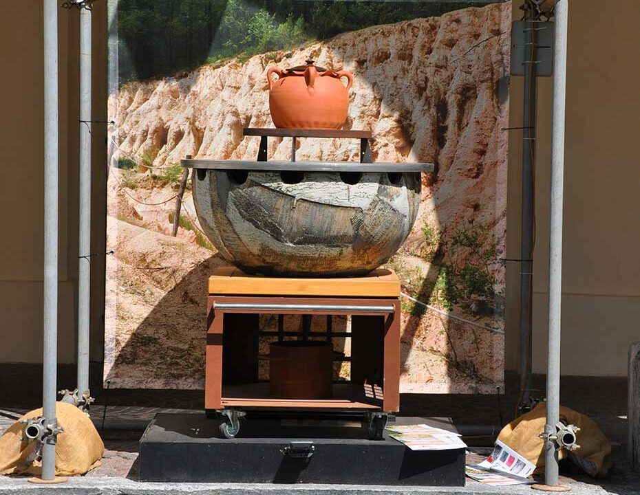 Some photos of the 2023 Castellamonte Ceramics Exhibition · La ...