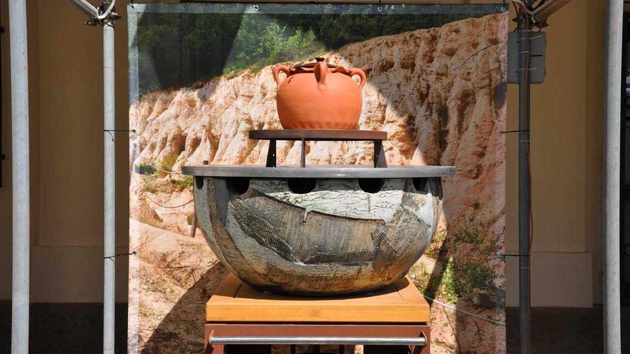 Some photos of the 2023 Castellamonte Ceramics Exhibition · La ...